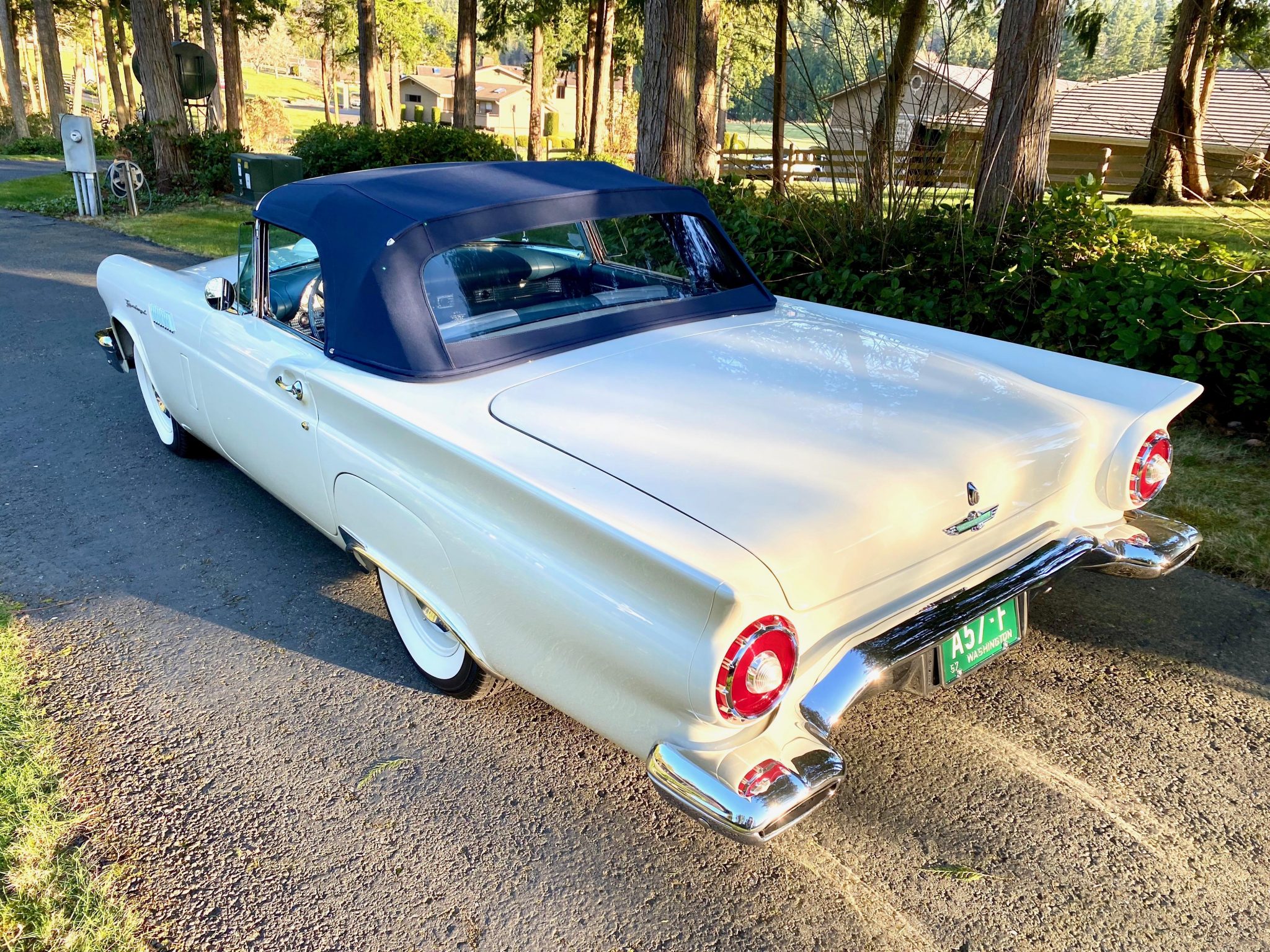1957 Ford Thunderbird F-Code Rear End View | Ford Thunderbird club ...