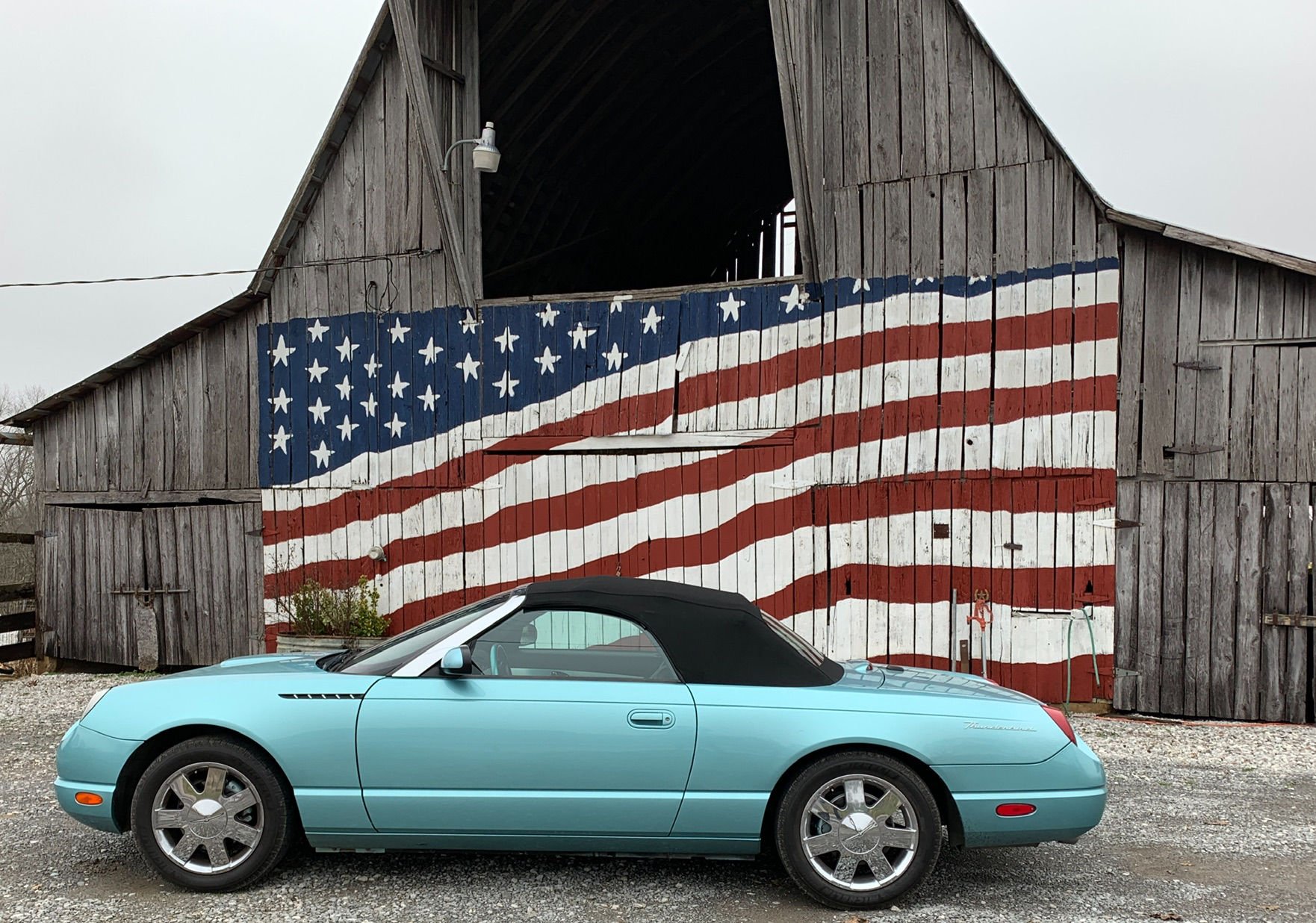 Barn Painted US Flag | Ford Thunderbird club group 1955-2005 T-Bird models